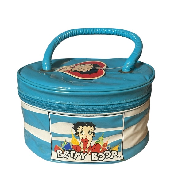 Betty Boop | Bags | Nwt 203 Rare Betty Boop Blue City Theme Make Up Bag ...